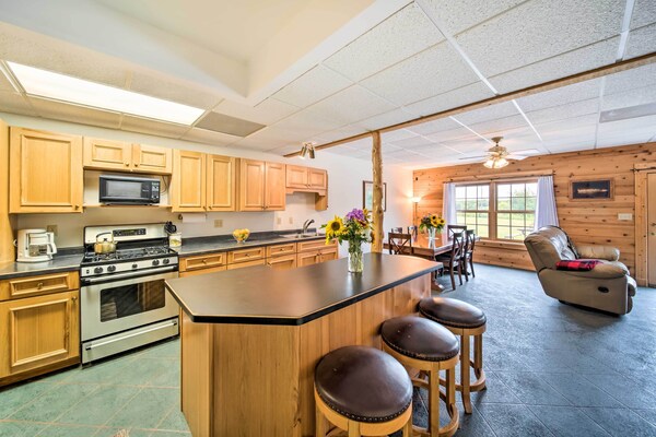 Rustic Keosauqua Gem: Fire Pit & Lake Sugema Views - Lacey Keosauqua State Park, Keosauqua