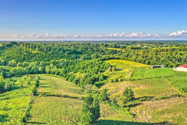 Welcoming Kentucky Home W/ Sprawling Views! - Corinth, KY