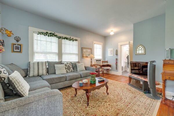 Charming Canyon Lake Cottage W/ Pool & Bbq Pit! - Canyon Lake, TX