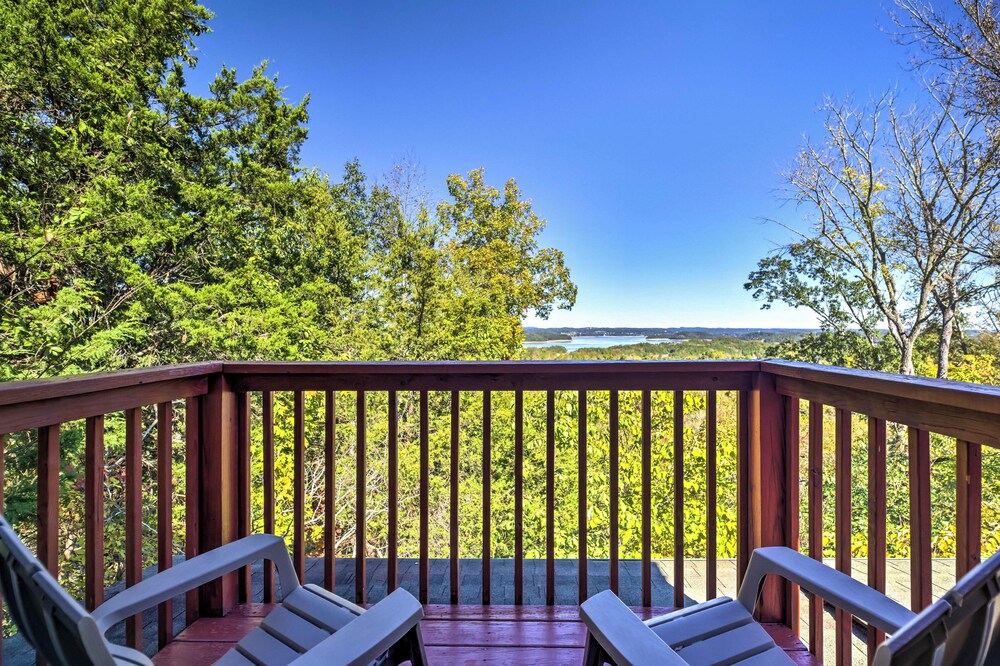 Sevierville Retreat: Private Hot Tub & Lake Views! - Dandridge, TN