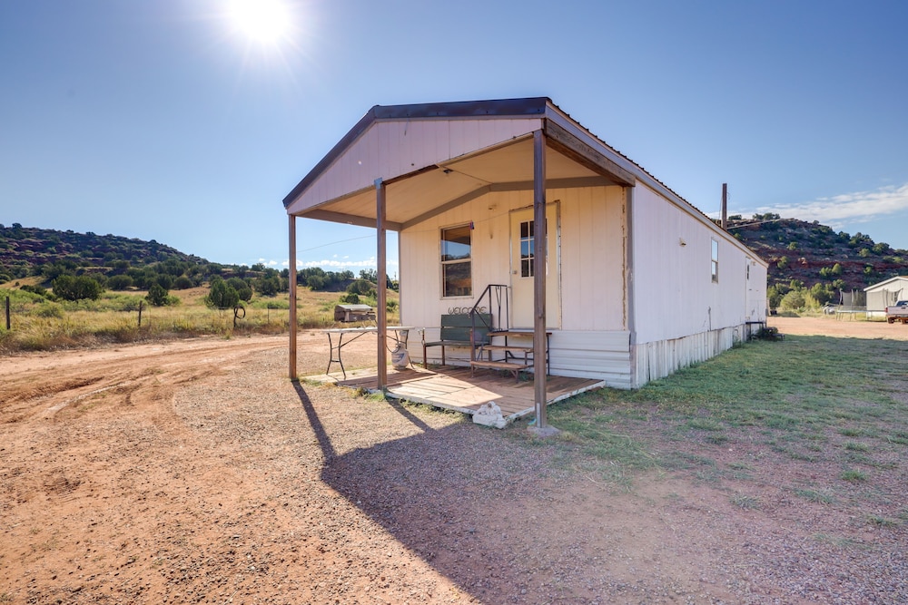 Charming Santa Rosa Home W/ Mountain Views & Porch - New Mexico
