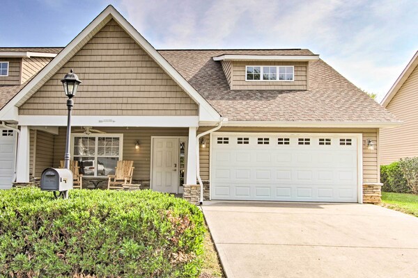Home W/ Community Pool - 2 Miles To The Island! - Pigeon Forge, TN
