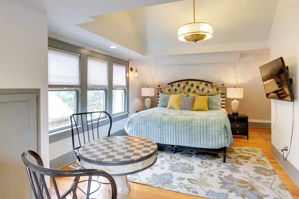 Renovated Lubbock Home - Walk To Texas Tech! - Lubbock, TX