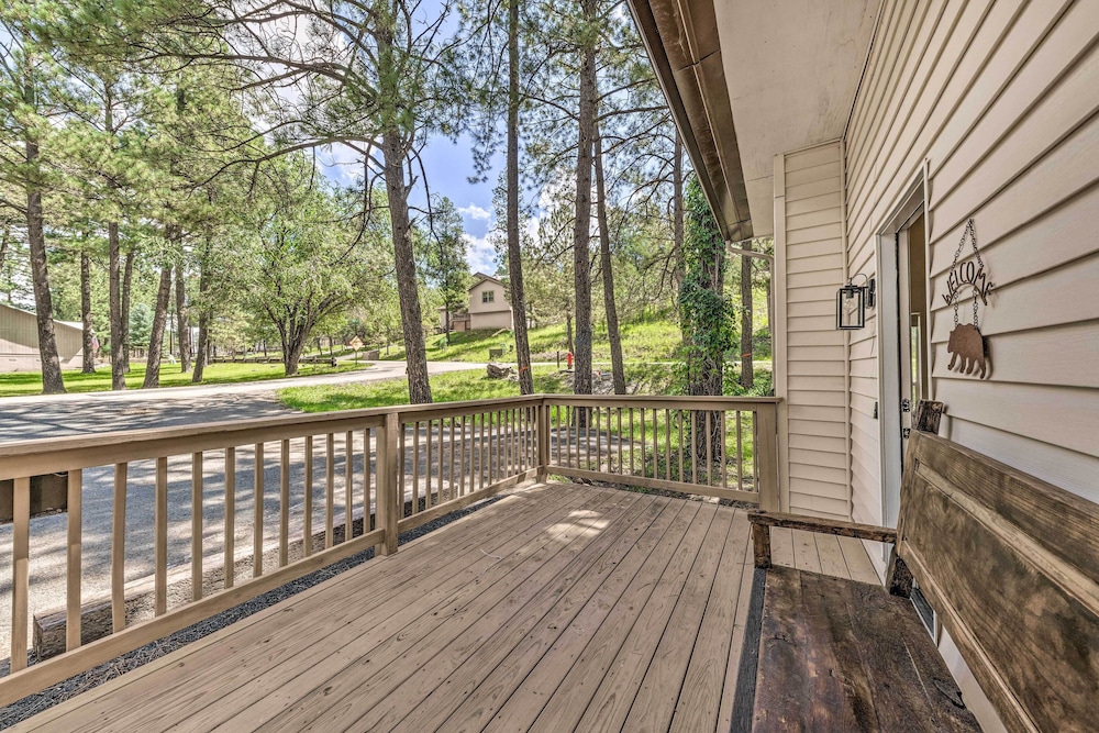Central Ruidoso Retreat W/ Deck & Game Room! - Ruidoso, NM