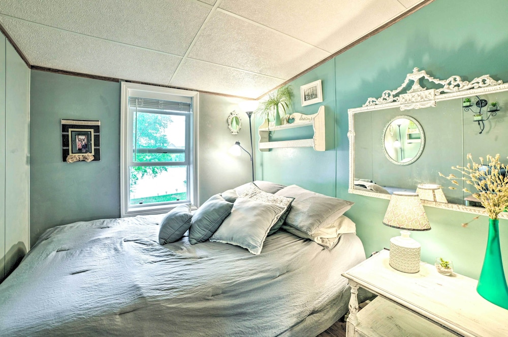 Riverfront Home W/ Dock ~ 6 Mi To Cheboygan! - Cheboygan, MI