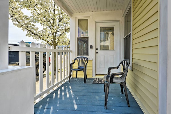 Wildwood Apartment - Porch & Enclosed Sunroom! - Avalon, NJ
