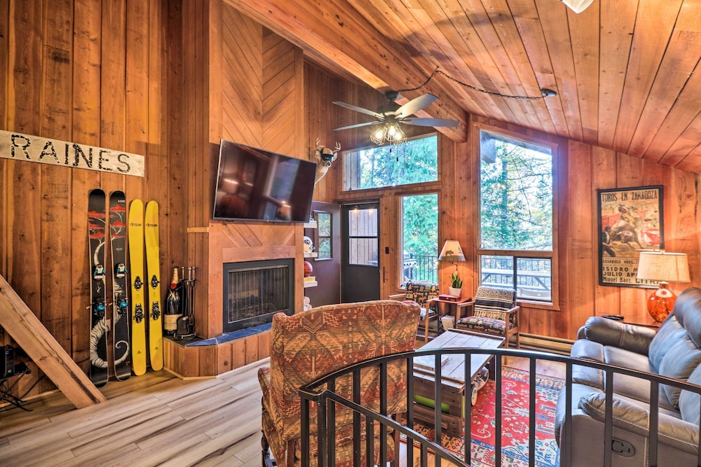 Whitefish Escape W/ Deck: 3 Mi To Ski Resort! - Montana