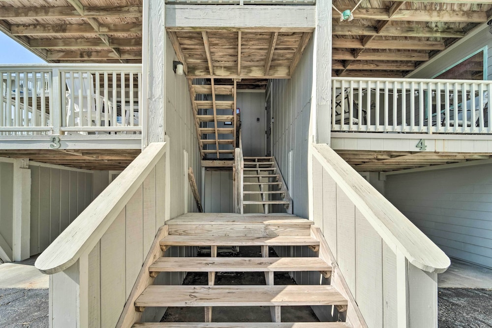 Bright Carolina Beach Condo - Walk To Shore! - Freeman Park, NC