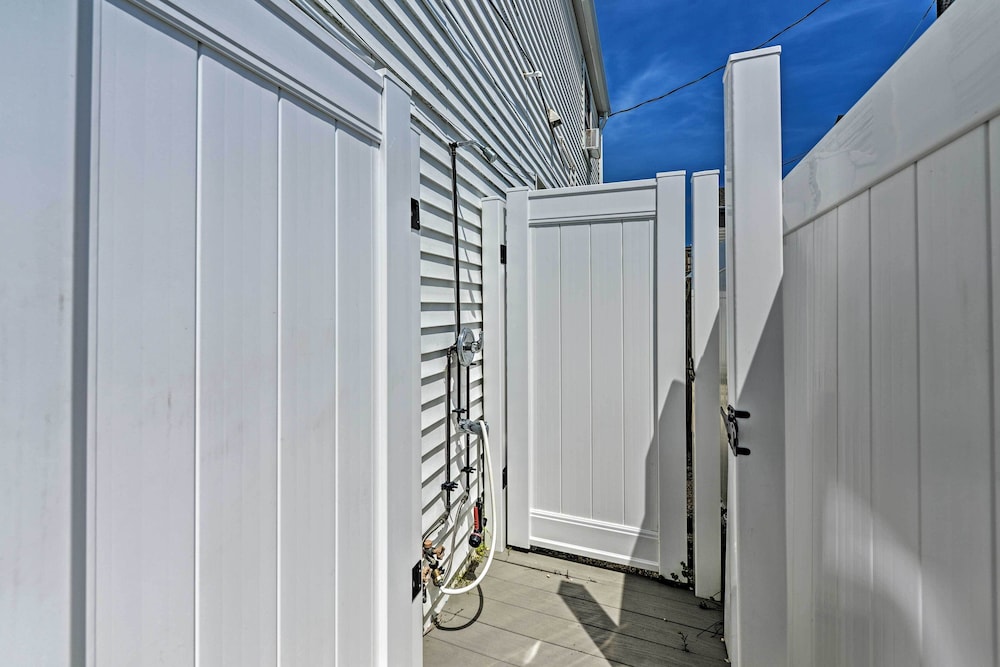Walk To Beach: Coastal Brigantine Condo W/ Patio! - Brigantine, NJ