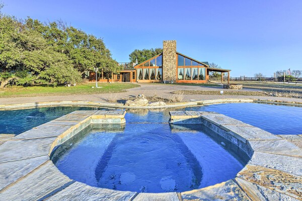 Banquet Hall & Pool: Expansive Forestburg Ranch! - Cottonwood Lake, Alvord