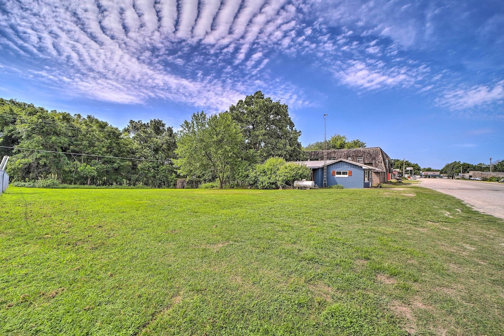 Walk To Lake: Historic Disney Home - Disney, OK