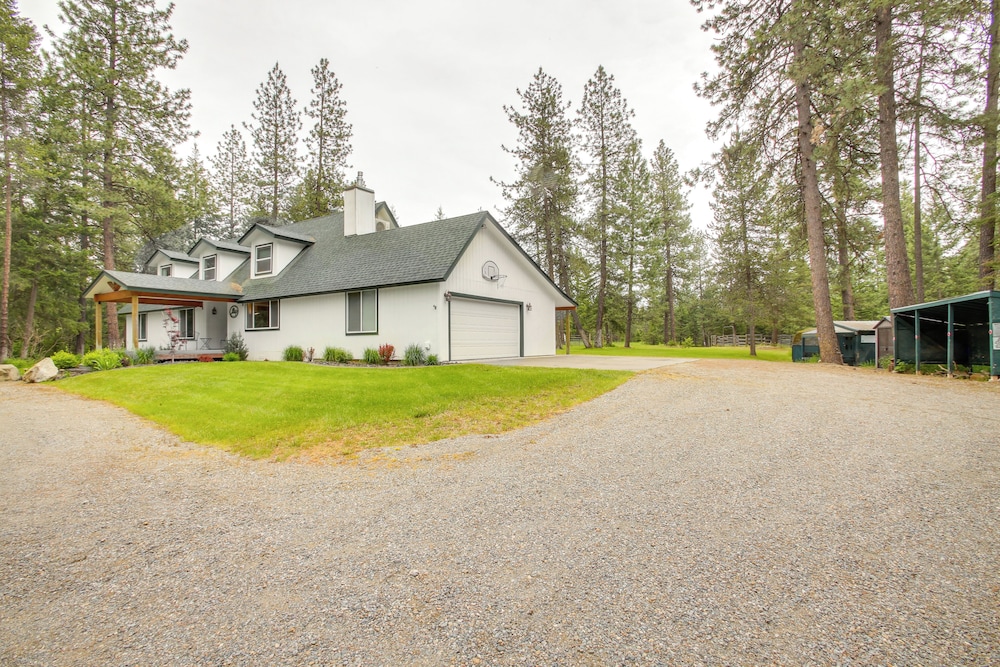 10 マイル トゥ シルバーウッド: セクルーデッド ゲッタウェイ! - アイダホ州