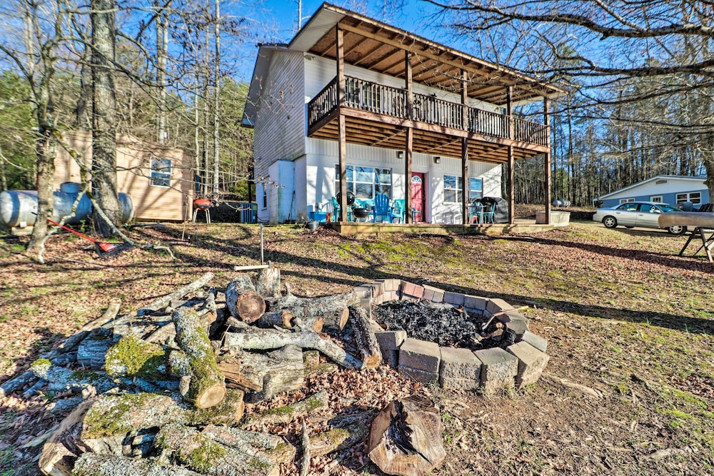 Lakefront Delta Cottage W/ Views, Canoe & Dock! - Cheaha State Park, Delta