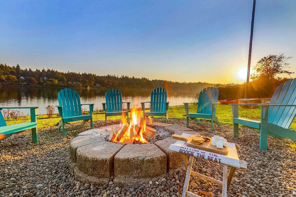 'The Hammersley' Luxury Waterfront Estate! - Shelton, WA