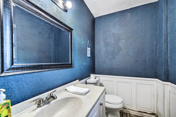 Sunny Lakefront Family Paradise W/ Deck & 2 Kayaks - Beacon Lake, Bluff Dale