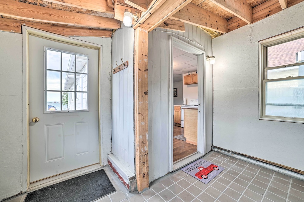 Walkable St Ignace Condo W/ Lake Huron Views - Mackinac Island, MI