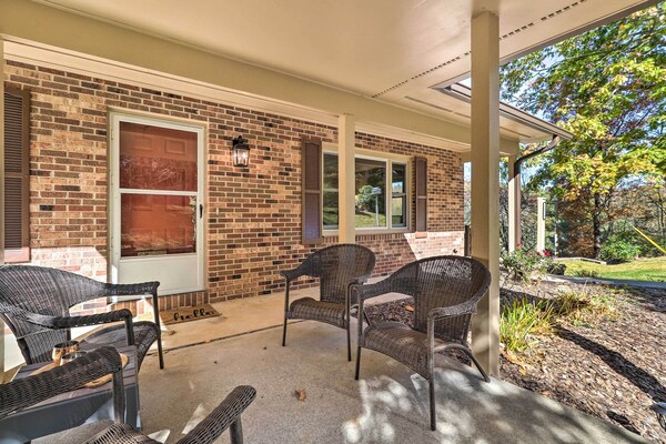 Welcoming Boone Getaway Near Hiking + Skiing! - Boone, NC