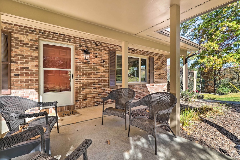 Welcoming Boone Getaway Near Hiking + Skiing! - Boone, NC