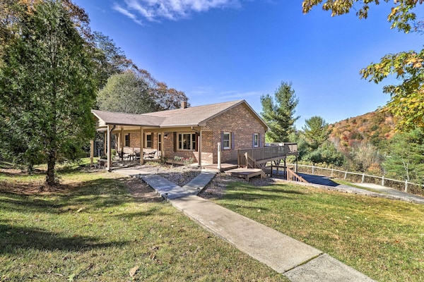 Welcoming Boone Getaway Near Hiking + Skiing! - Boone, NC