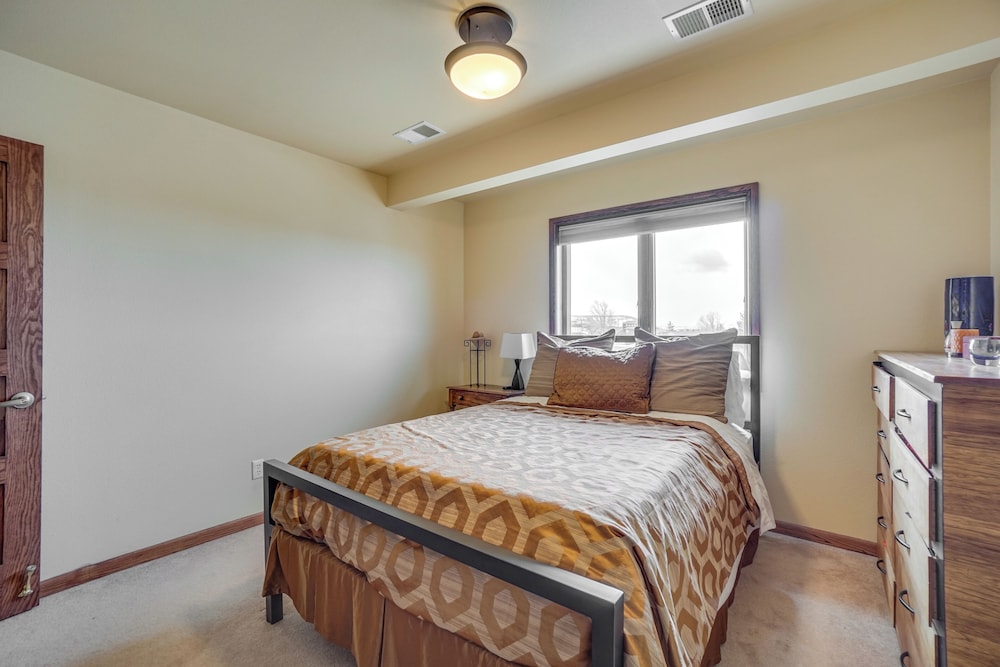 Upscale Laramie Home W/ Hot Tub & Patio! - Wyoming