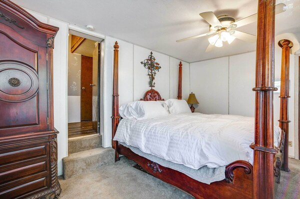 'The Whacky Shack' Family Cabin W/ Fire Pit! - Goat Island, Trinity