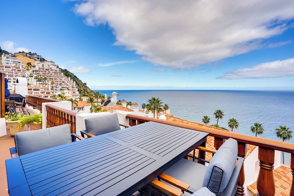 Bright Catalina Island Condo W/ Ocean Views! - Avalon, CA