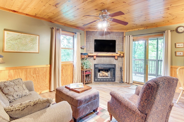 'Fox Den' W/ Hot Tub! 22 Mi To Cataloochee Skiing - Cherokee, NC