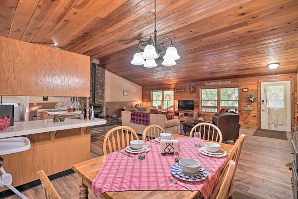 11 Mi To Apple Hill: Pollock Pines Resort Cabin - Pollock Pines, CA