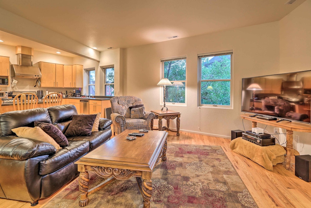 Downtown Manitou Springs Home: Tranquil Creek View - Manitou Springs, CO