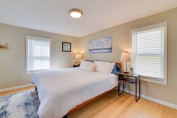 Walk To Parks & Dining: Cozy Canandaigua Home! - Canandaigua, NY