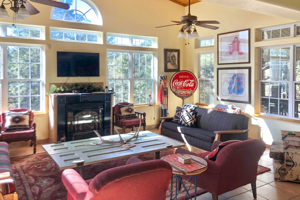 Quiet Ruidoso Hideaway - 2 Mi To Grindstone Lake! - Ruidoso, NM