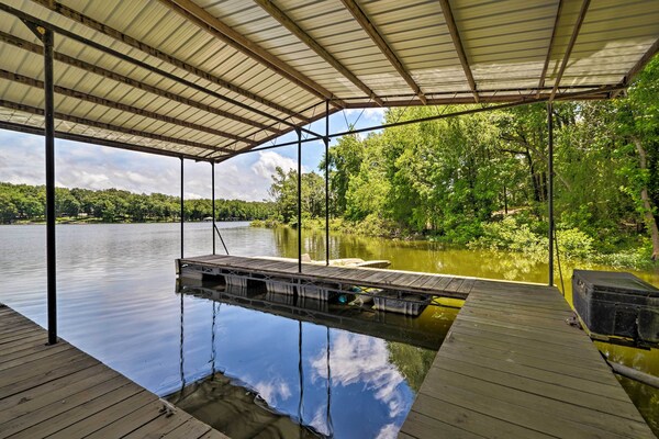 Waterfront Lake Barkley Home W/ Deck & Fire Pit! - Cadiz, KY