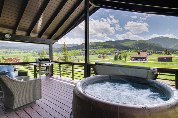 Stunning Gallatin Gateway Mountain Retreat! - Big Bear Lake, Montana