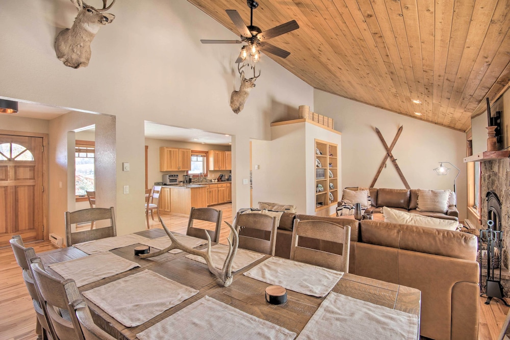 Stunning Gallatin Gateway Mountain Retreat! - Big Bear Lake, Montana