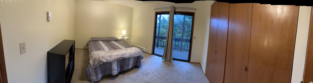 Ocean View Duplex Apartment Furnished - Sitka, AK