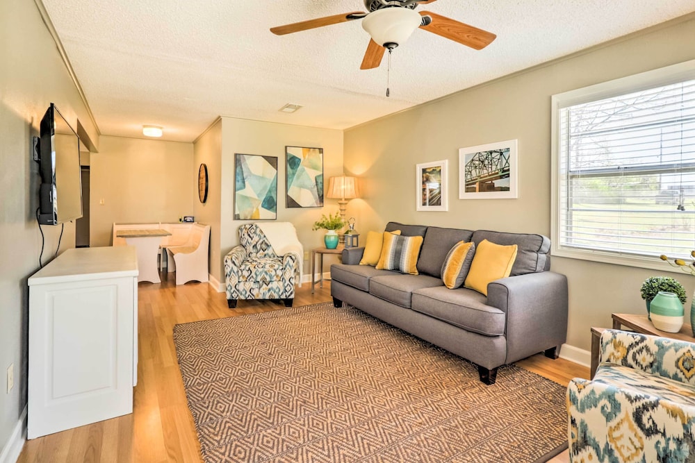 Charming Home W/ Porch: Walk To Greers Ferry Lake! - Arkansas