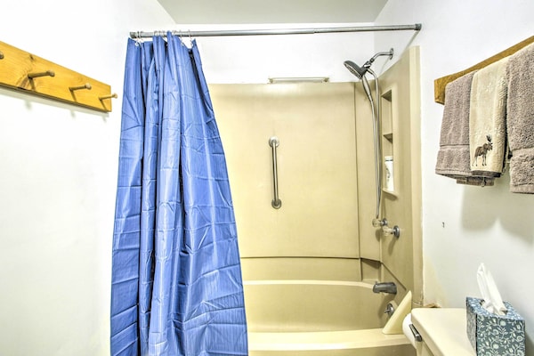 Cozy North Conway Home: Walk To Slopes & Dtwn - Conway, NH