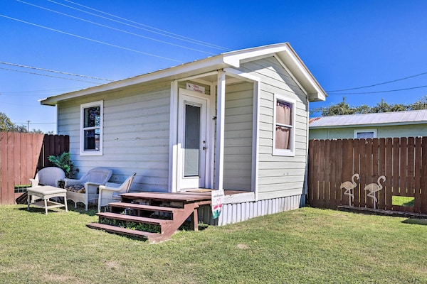 Flirty Flamingo' Studio: 1 Mi To Canyon Lake - Canyon Lake, TX