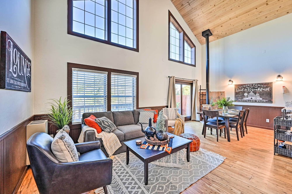 Inviting Julian Home W/ Scenic View & Hot Tub - Julian, CA
