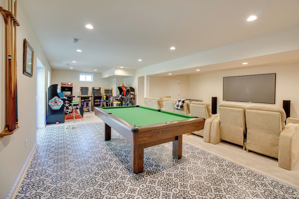 Near Lake Anna: Gem W/ Saltwater Pool & Arcade! - Lake Anna, VA