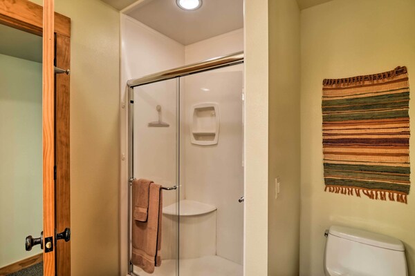 Peaceful Marble, Colorado Home W/ Deck & Mtn Views - Devils Punch Bowl, Snowmass