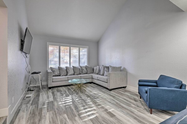 Modesto Home W/ Deck - 2 Mi To Vintage Faire Mall - Modesto, CA