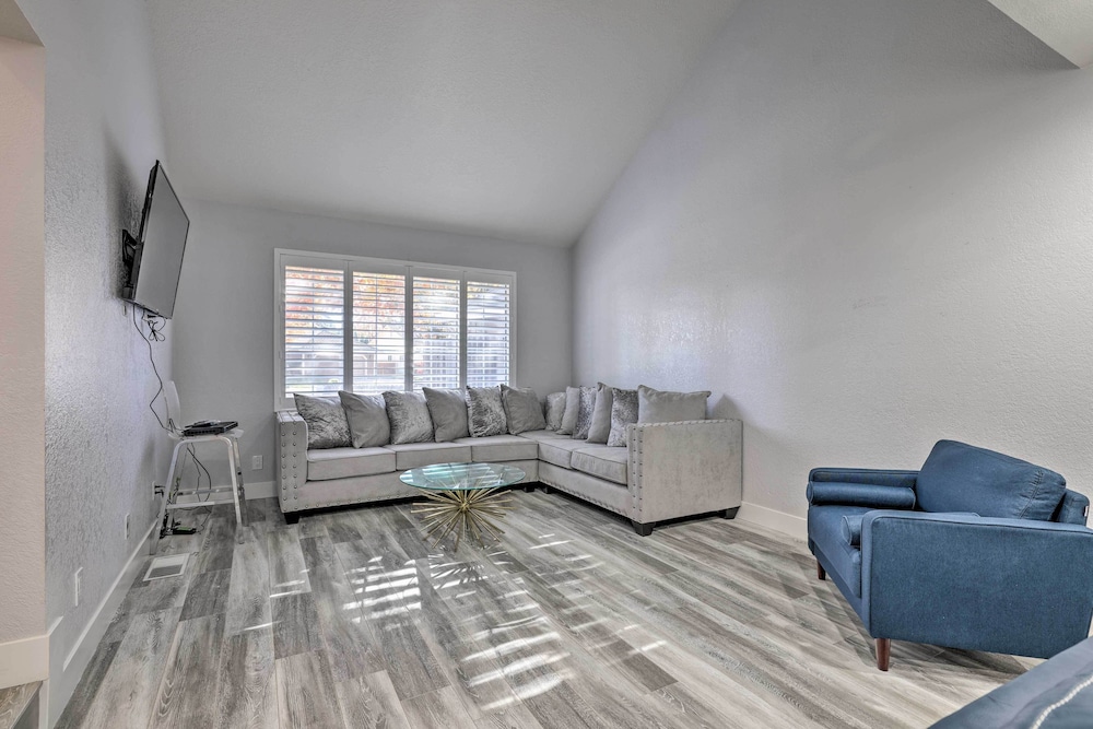 Modesto Home W/ Deck - 2 Mi To Vintage Faire Mall - Modesto, CA