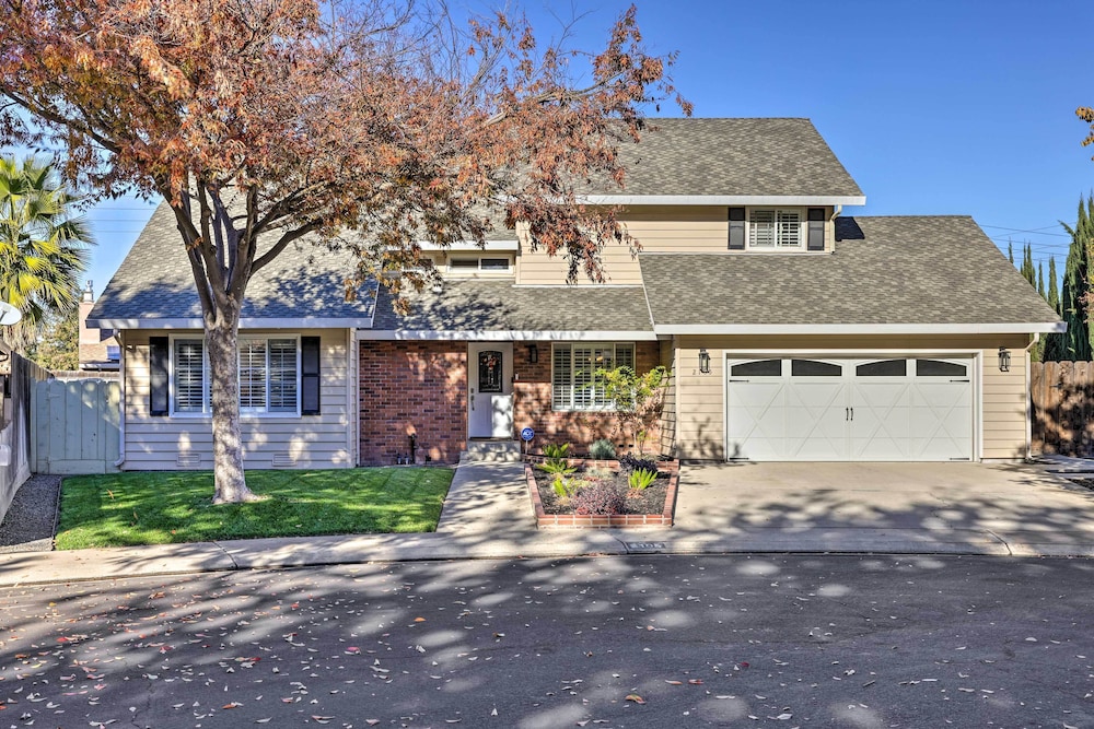 Modesto Home W/ Deck - 2 Mi To Vintage Faire Mall - Modesto, CA