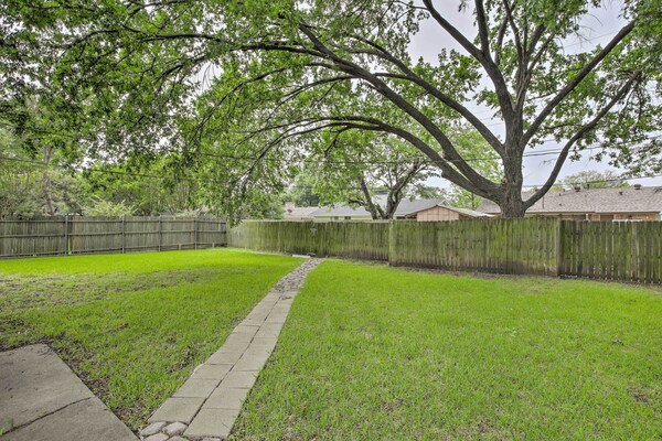 텍사스 대학교까지 1마일: 벽난로 앞에서 휴식할 수 있는 집! - 댈러스