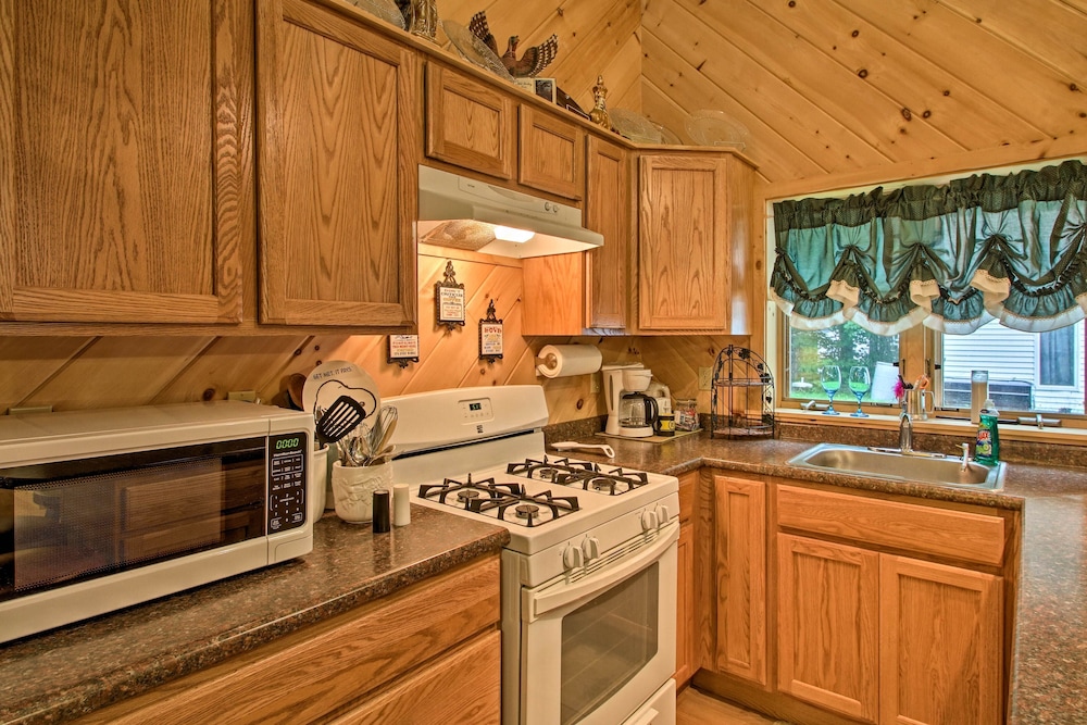 Waterfront Rumney Cabin W/stinson Lake Access - ニュー・ハンプシャー州