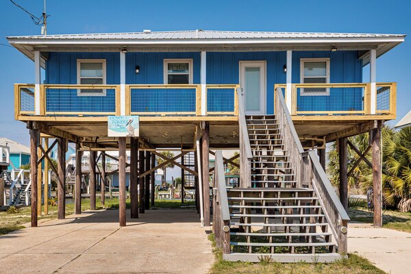 Waterfront Dauphin Island Home W/ Deck & Boat Dock - Dauphin Island, AL
