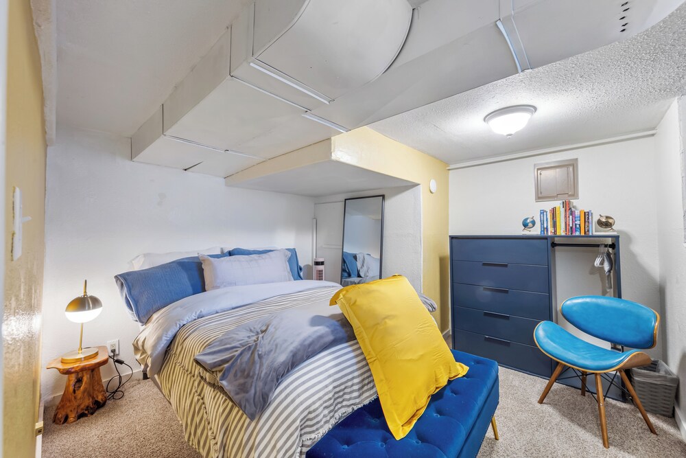 Cozy & Quiet Sugar House Hideaway By Mountains W/3br, Wi-fi, Off-street Parking - Salt Lake City, UT