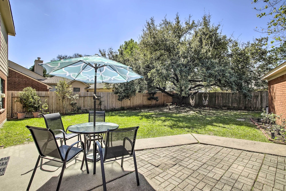 Pet-friendly Houston Rental W/ Private Patio! - Houston, TX