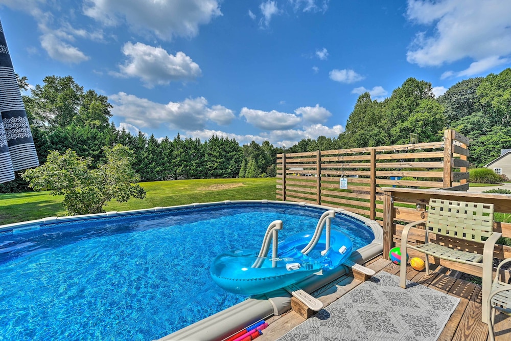 Unique, All-encompassing Family Farmstead! - Greensboro, NC